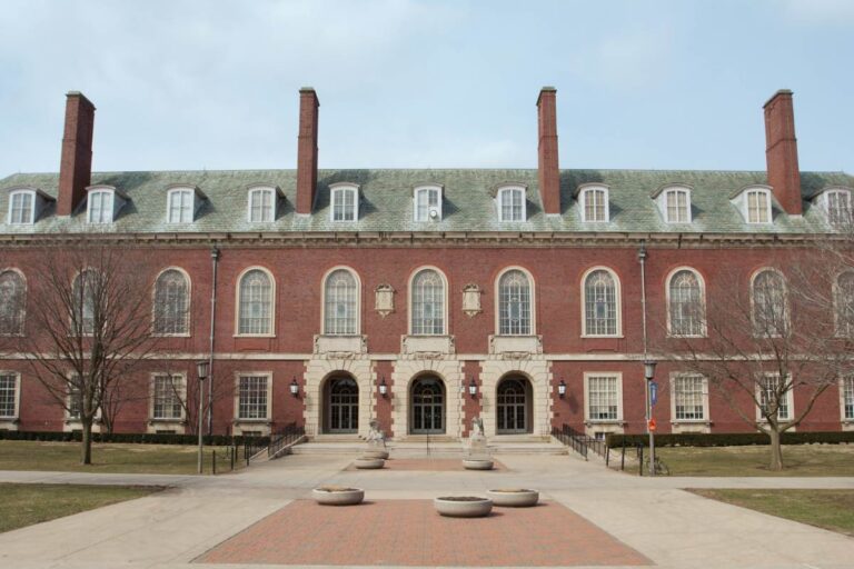 The 14 Largest Libraries in the World and the Stories They Preserve ...
