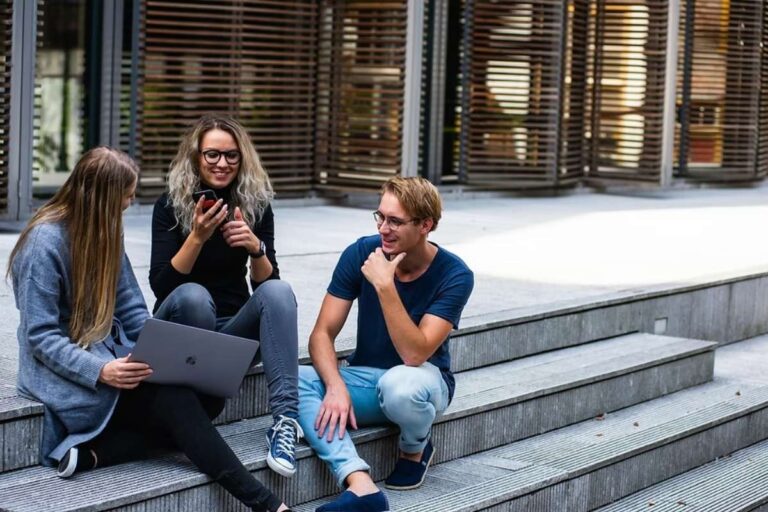 Apprenticeship vs Internship: How to Gain Practical Skills That ...